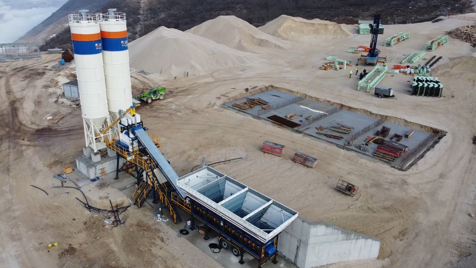 Semix | Mobil 100 S4